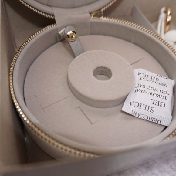 Pandora | Jewelry | Pandora Authentic Round Jewelry Travel Case Nwt ...